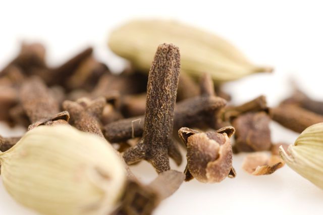 Detox and Freshen Breathe with Cardamon