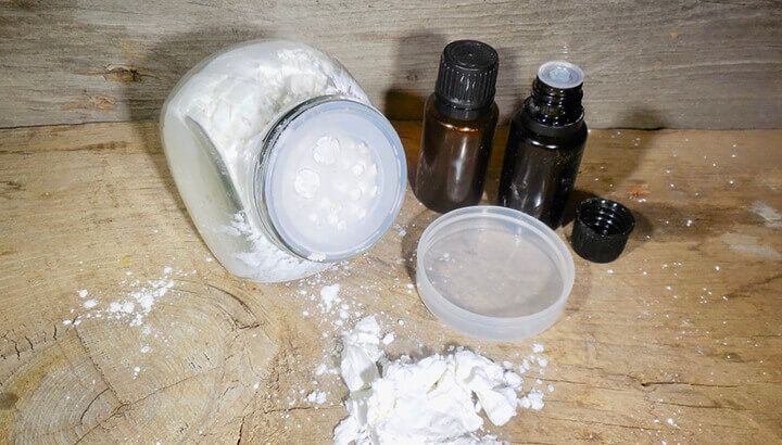 Beat Jock Itch And Athlete's Foot With This All-Natural Powder