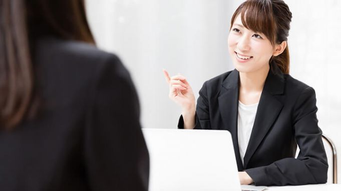 Wear These Colors For Your Next Job Interview (And Avoid These)