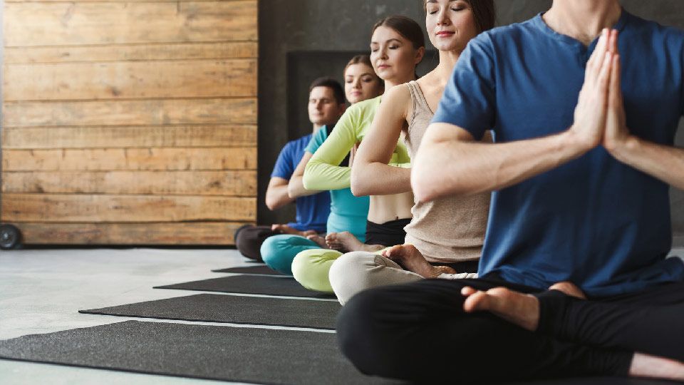 Why Meditating Alone Isn't Enough: 6 Benefits Of Communal Meditation ...